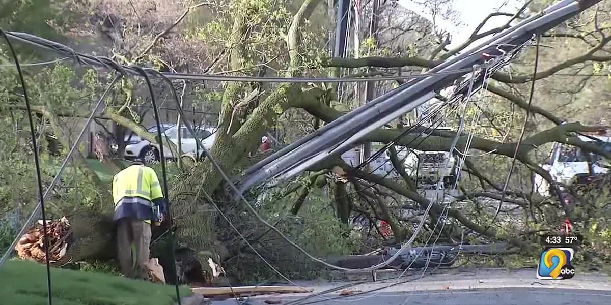 Severe weather slams Midwest Severe weather slams Midwest